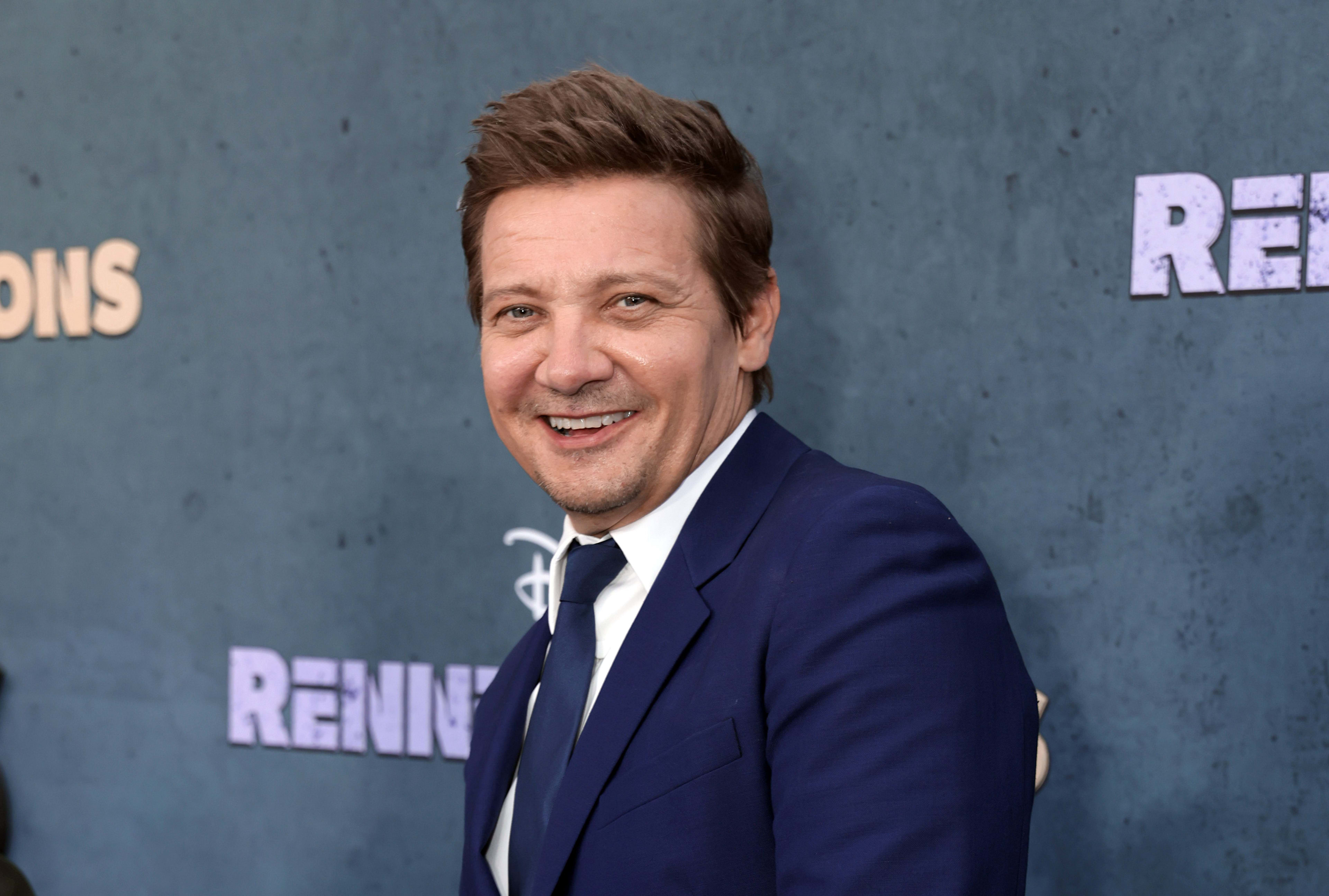Jeremy Renner Describes What Running Feels Like After 38 Broken Bones ...