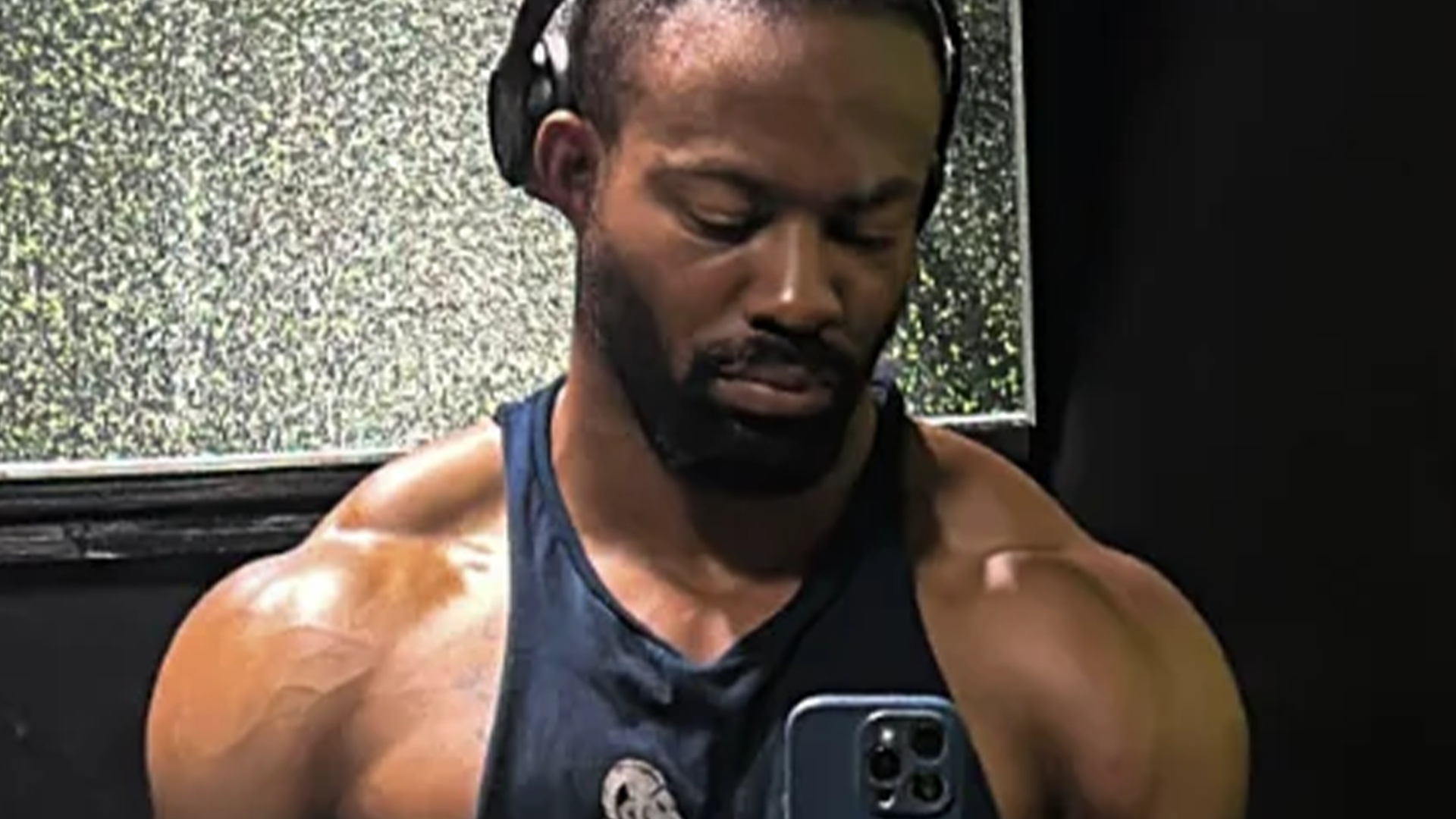 Beginner Shoulder and Abs Workout to Build Muscle Fast - Men's Fitness