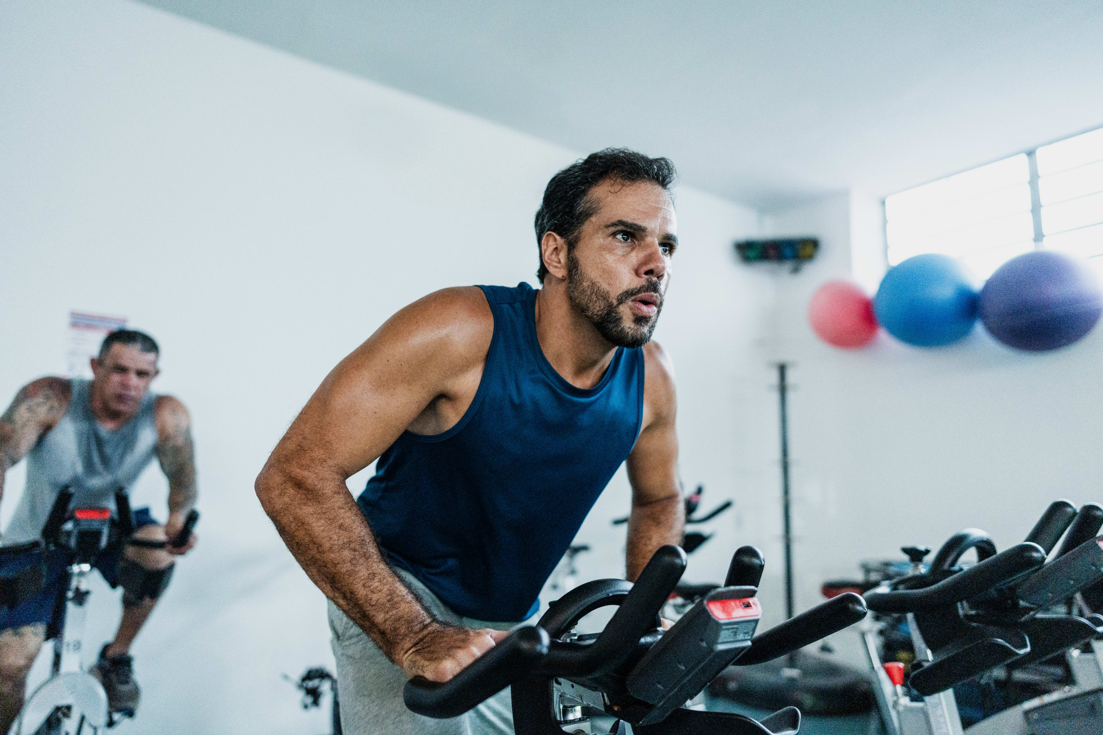 How to Assess Your VO2 Max—and 3 Workouts to Amp It Up - Men's Fitness